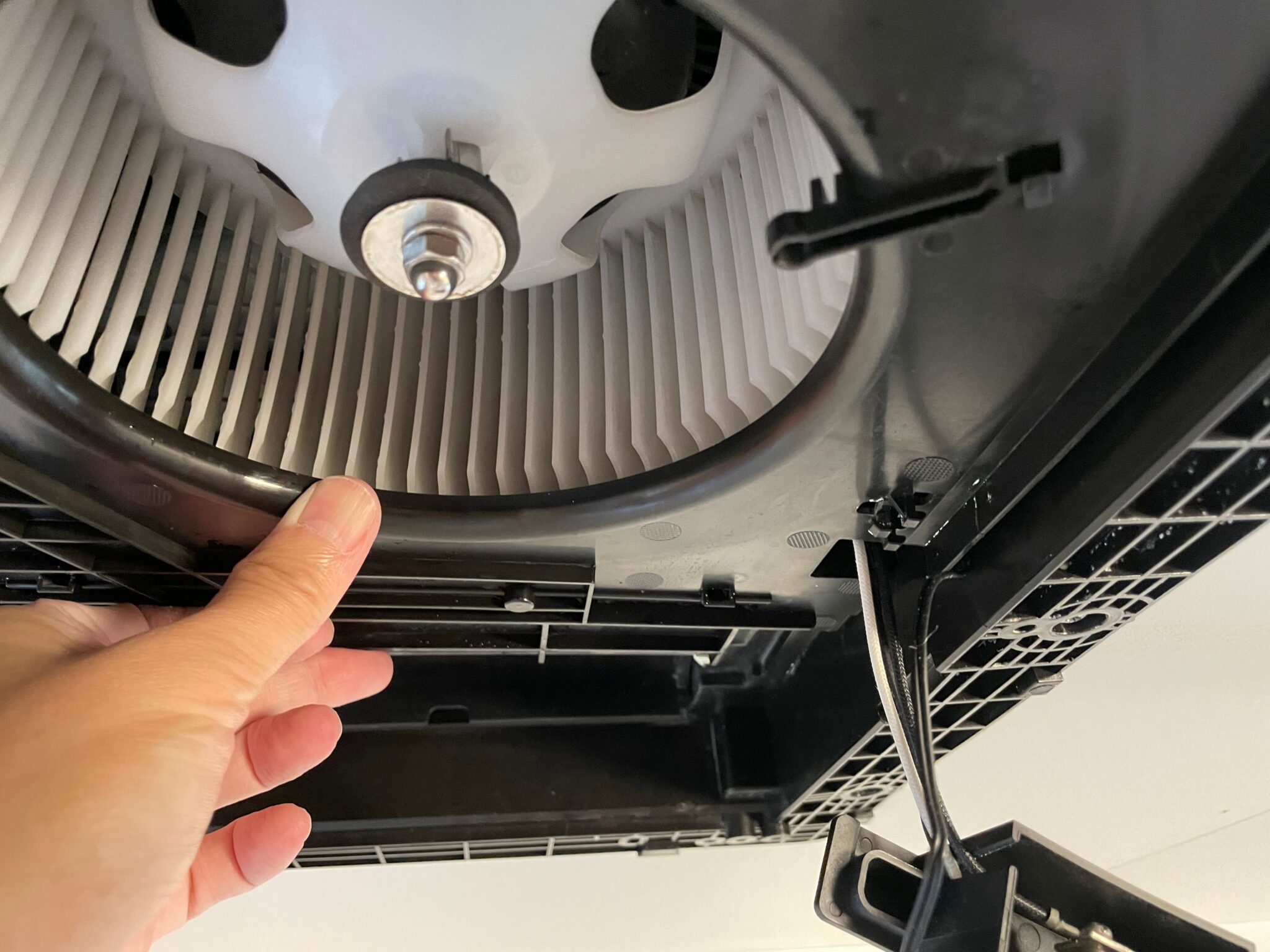 浴室換気扇の掃除は2つのコツを押さえれば自分でできる！｜リクシル(まつ)UFD-111Aの取り外し～掃除～組立まで徹底解説